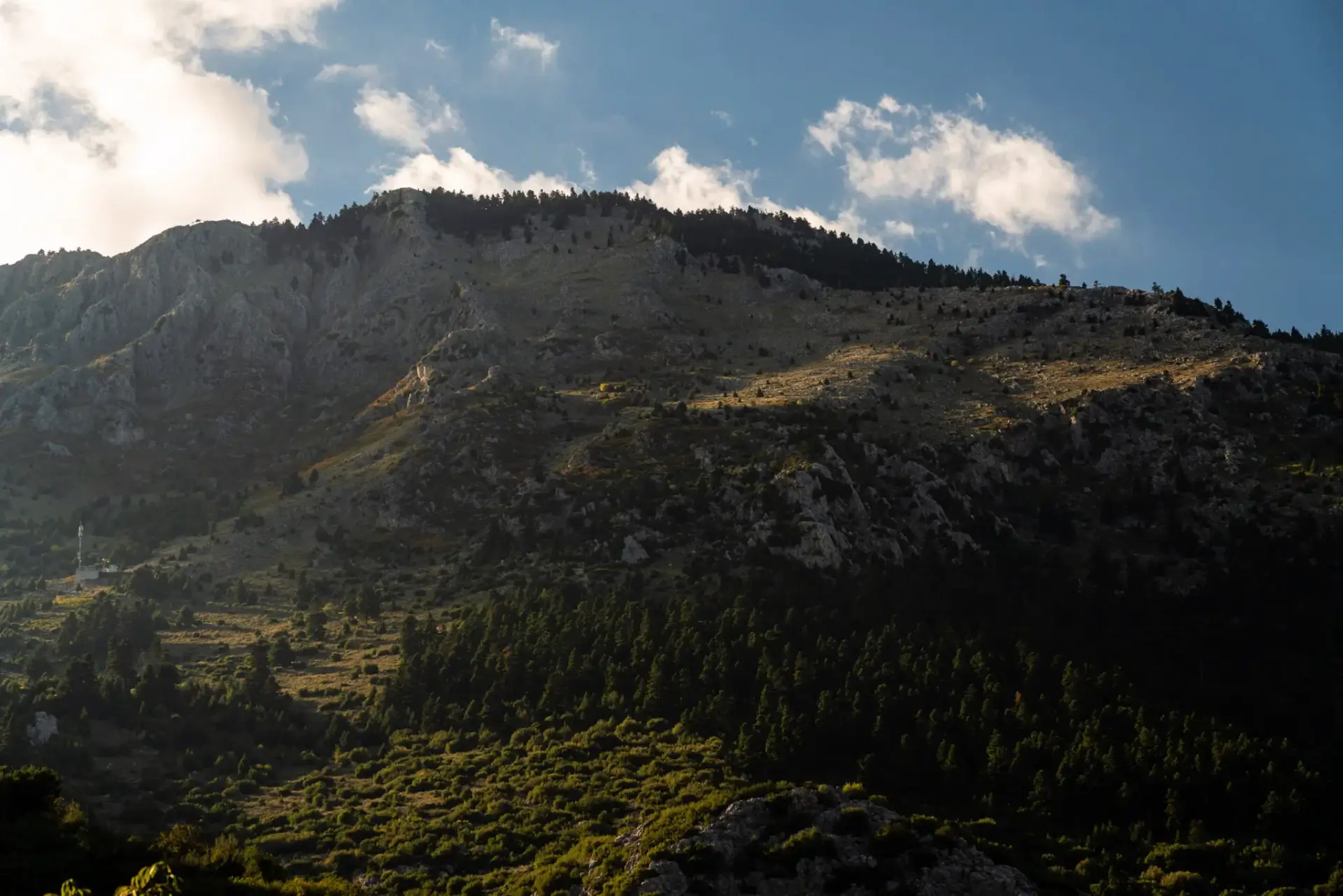 ΚΥΡΙΑΚΗ 12 ΟΚΤΩΒΡΙΟΥ ΠΕΖΟΠΟΡΙΑ. ΔΙΑΣΧΙΖΟΝΤΑΣ ΤΗΝ ΚΑΡΔΙΑ ΤΟΥ ΕΘΝΙΚΟΥ ...